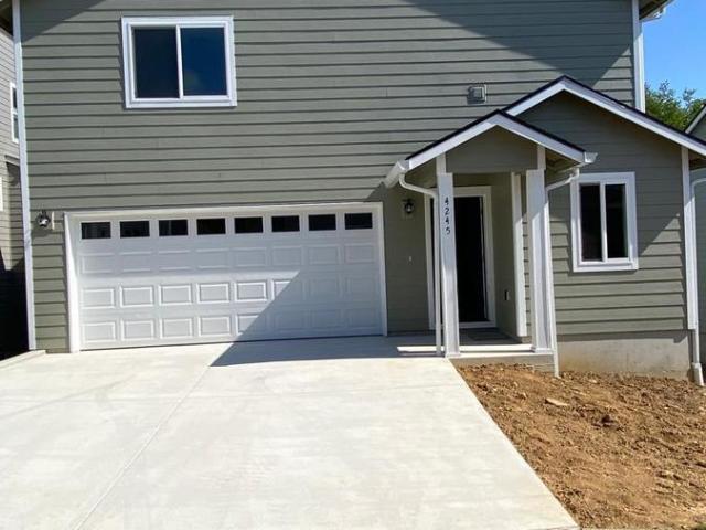 3 BR, 2.5 BA Apartment 4245 Sequoia Loop, Tillamook, OR 97141