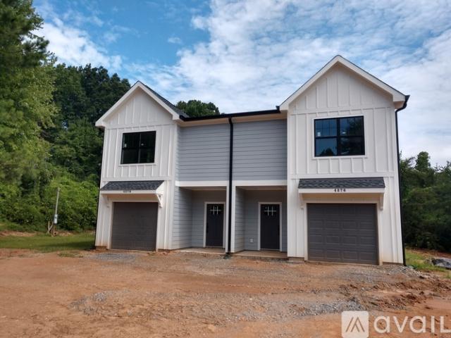 3 BR, 2.5 BA Apartment 4276 4278 Rhoney School Rd, Unit A, Hickory, NC 28602