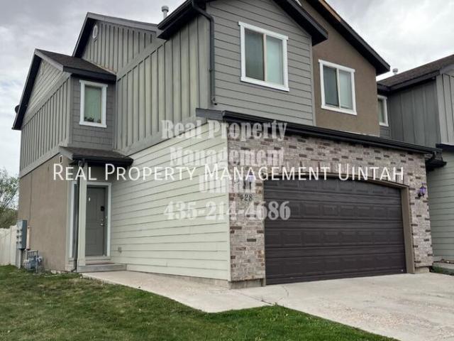 3 BR, 2.5 BA Apartment 428 E Gray Fox Lane, Vernal, UT 84078