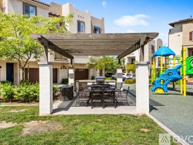 3 BR, 2.5 BA Apartment 429 Lake Shore Way, Unit 429, Santee, CA 92071