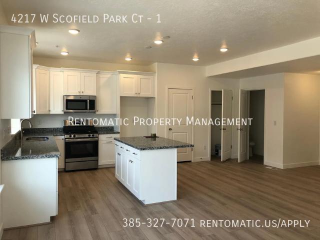 3 BR, 2.5 BA Apartment 4217 W Scofield Park Ct, Riverton, UT 84096
