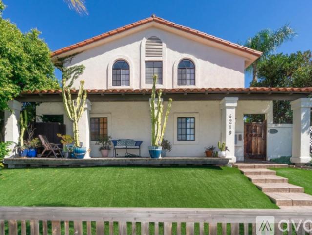 3 BR, 2.5 BA Apartment 4219 Felton St, Unit 2, San Diego, CA 92104