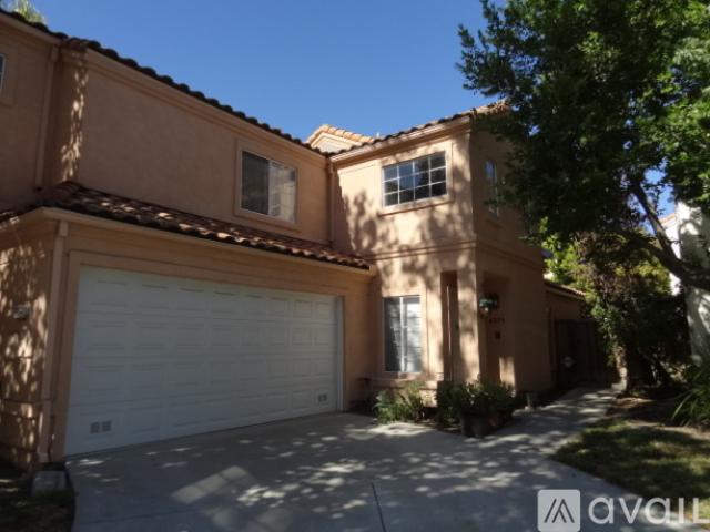 3 BR, 2.5 BA Apartment 4371 Oak Glen St, Calabasas, CA 91302