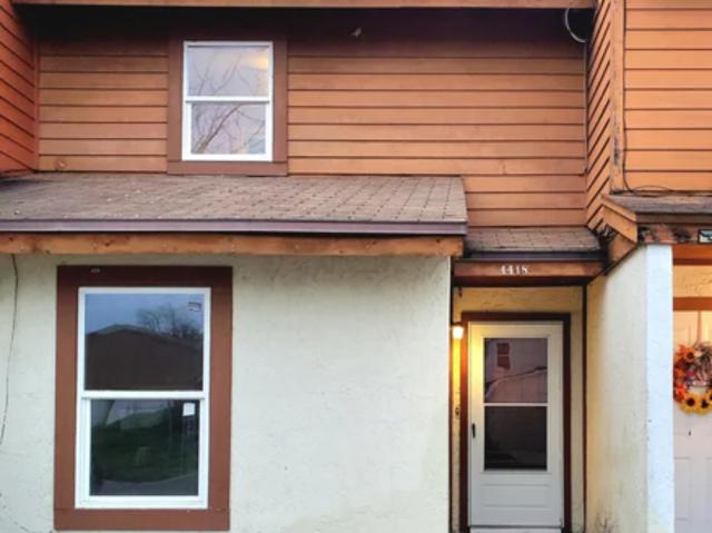 3 BR, 2.5 BA Apartment 4418 Melissa Court West, Unit Master Bedroom, Jacksonville, FL 32210