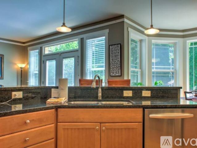 3 BR, 2.5 BA Apartment 44 Chiles Avenue, Asheville, NC 28803