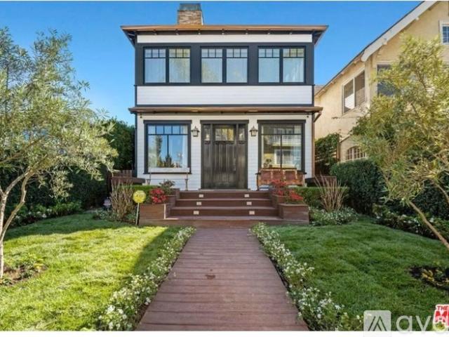 3 BR, 2.5 BA Apartment 44 Sunset Ave 1, Los Angeles, CA 90291