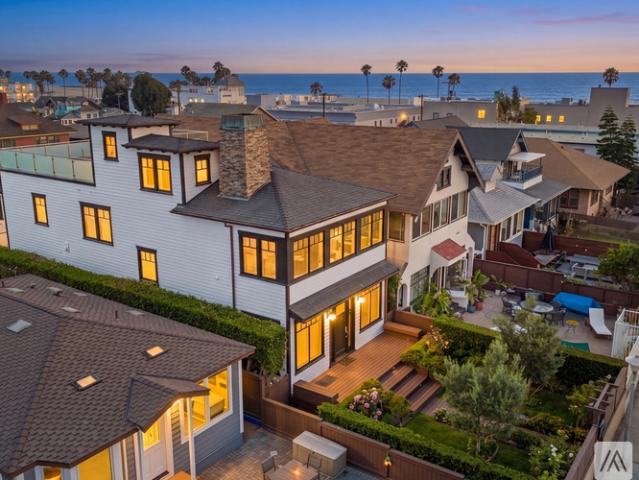 3 BR, 2.5 BA Apartment 44 Sunset Ave 1, Los Angeles, CA 90291