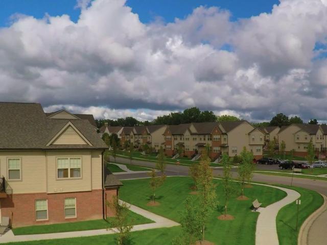 3 BR, 2.5 BA Apartment 45797 Utica Park Boulevard Unit 45670, Utica, MI 48315