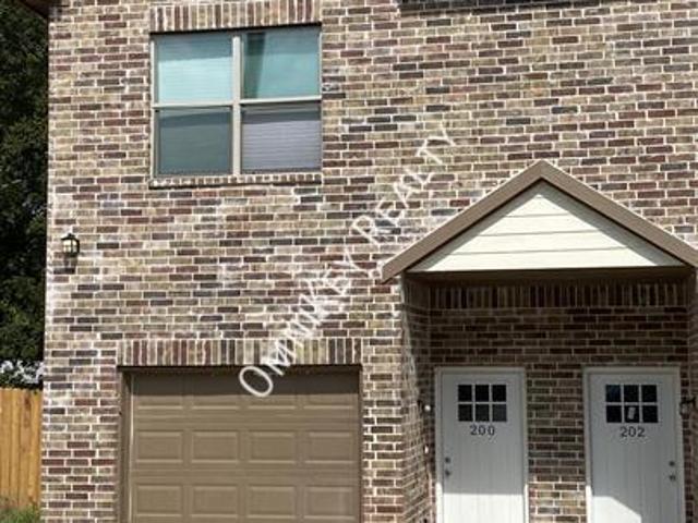 3 BR, 2.5 BA Apartment 450 Pecan Hollow St, Ennis, TX 75119