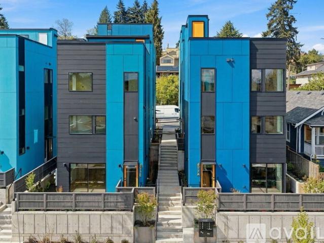 3 BR, 2.5 BA Apartment 4517 35th Avenue South, Unit D, Seattle, WA 98118