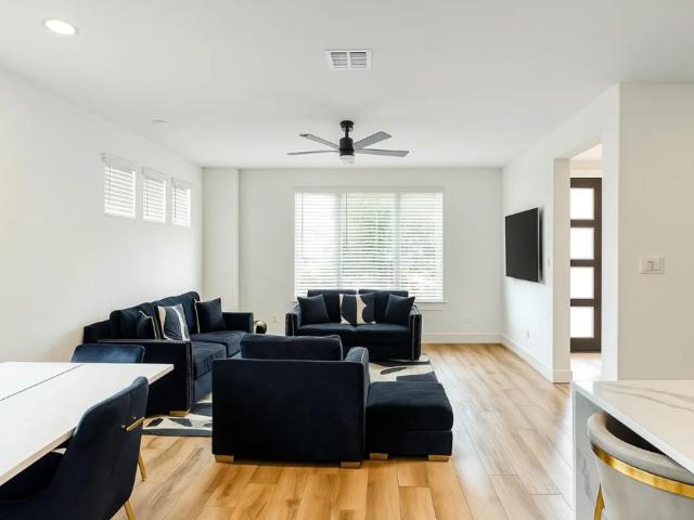 3 BR, 2.5 BA Apartment 4518 Smokey Quartz Ln, Arlington, TX 76005