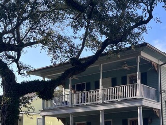 3 BR, 2.5 BA Apartment 4521 South Tonti Street, New Orleans, LA 70125