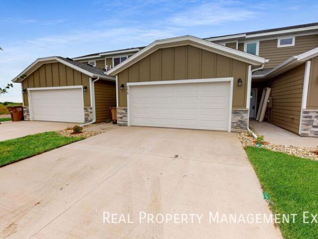 3 BR, 2.5 BA Apartment 4615 Leubecher Pl, Sioux Falls, SD 57108