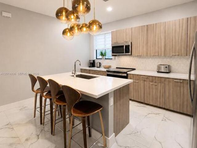 3 BR, 2.5 BA Apartment 4619 NW 84th Ave, Unit 4619, Doral, FL 33166