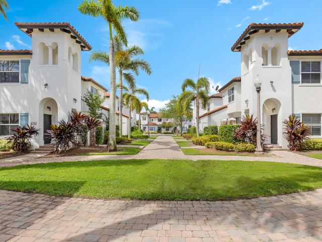 3 BR, 2.5 BA Apartment 4781 Southwest 39th Way Unit 17 4749, Fort Lauderdale, FL 33314