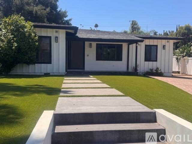 3 BR, 2.5 BA Apartment 4825 San Feliciano Dr, Woodland Hills, CA 91364