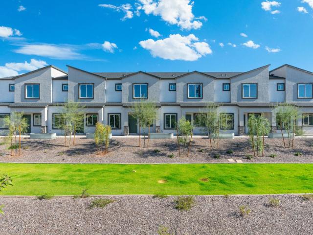 3 BR, 2.5 BA Apartment 4837 South 16th Street Unit 0 20, Phoenix, AZ 85040