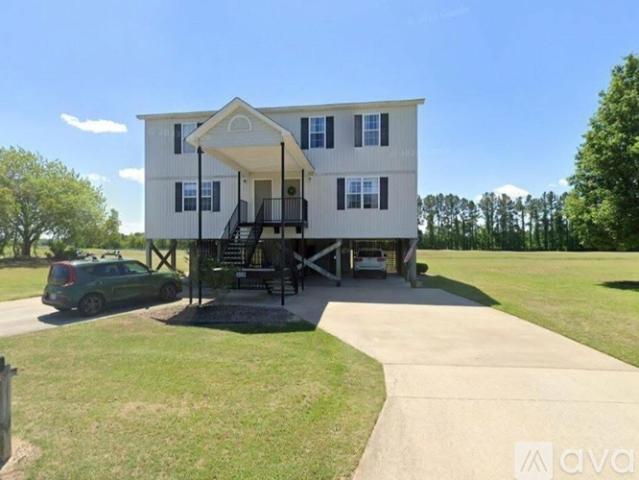3 BR, 2.5 BA Apartment 4950 Deveron Street, Unit B, Greenville, NC 27834