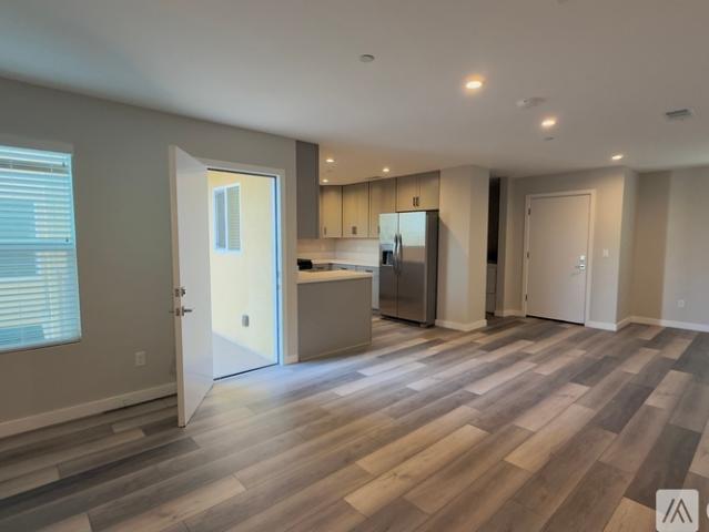 3 BR, 2.5 BA Apartment 4965 Imperial Ave, Unit 1, San Diego, CA 92113