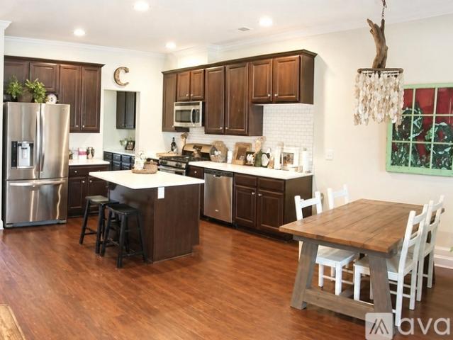 3 BR, 2.5 BA Apartment 4968 West Liberty Park Circle, Unit 4968, North Charleston, SC 29405