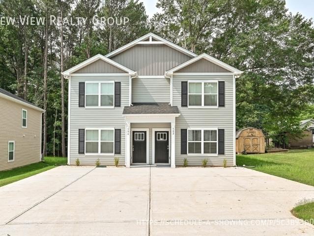 3 BR, 2.5 BA Apartment 504 12th Ave NE, Hickory, NC 28601