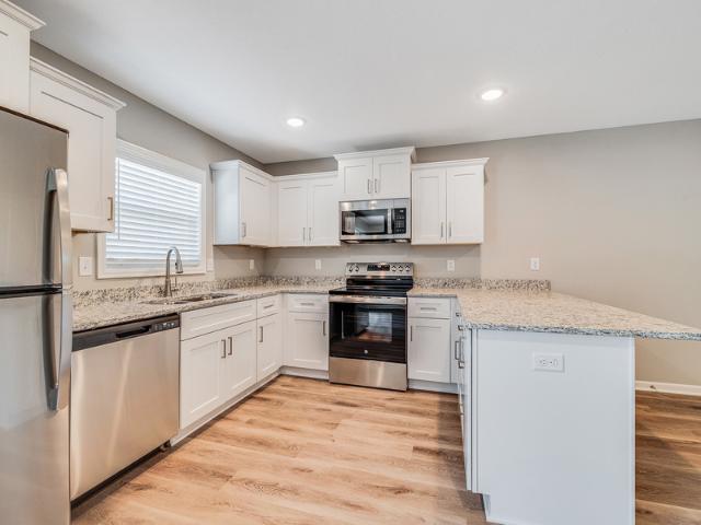 3 BR, 2.5 BA Apartment 508 Pine Dr, Odessa, MO 64076