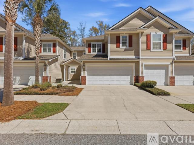 3 BR, 2.5 BA Apartment 5150 Trump Street, Unit 602, North Charleston, SC 29420