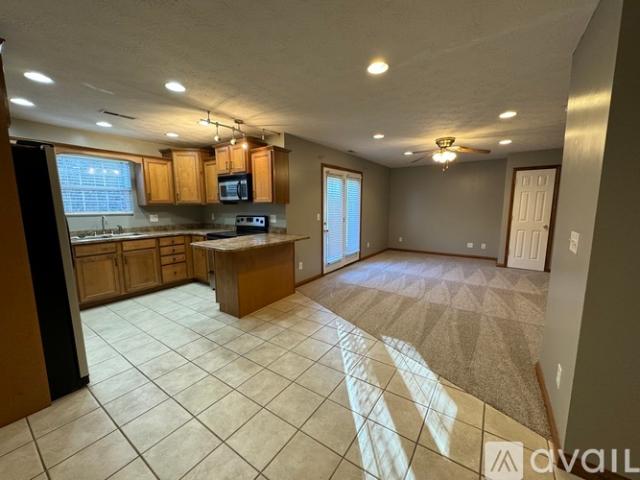 3 BR, 2.5 BA Apartment 5357 Midway Dr, Unit 124, Huntington, WV 25705