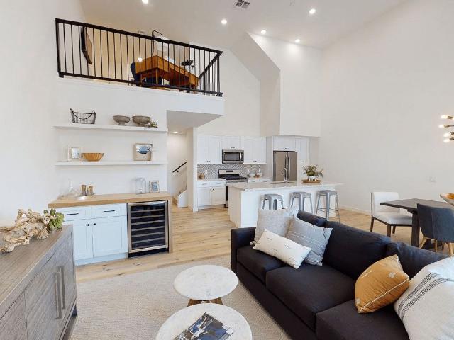 3 BR, 2.5 BA Apartment 5455 North 18th Street Unit 26, Phoenix, AZ 85016