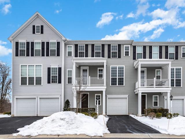 3 BR, 2.5 BA Apartment 542 Rayburn Ct, Hummelstown, PA 17036