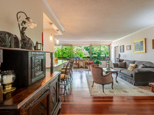 3 BR, 2.5 BA Apartment 5500 Holmes Run Pkwy, Alexandria, VA 22304