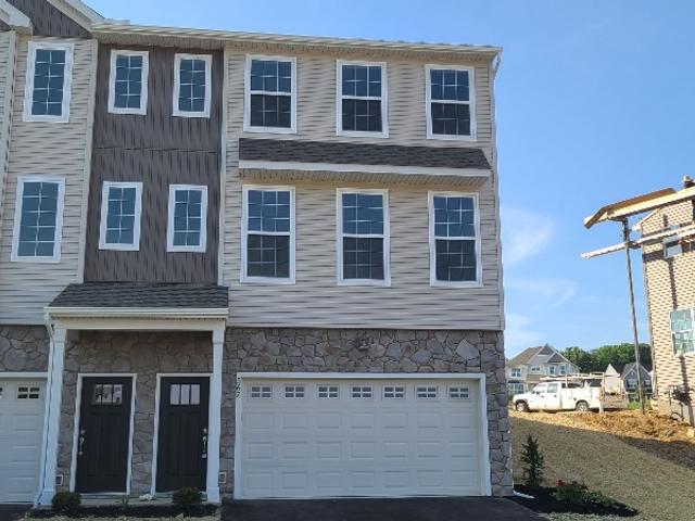 3 BR, 2.5 BA Apartment 567 Brook Shire Ct, Mechanicsburg, PA 17055