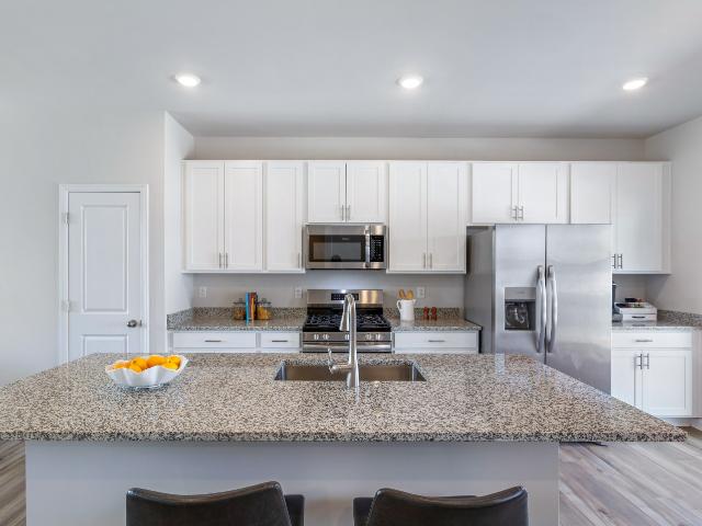 3 BR, 2.5 BA Apartment 5691 Glencoe Place Unit 5727, White Plains, MD 20695