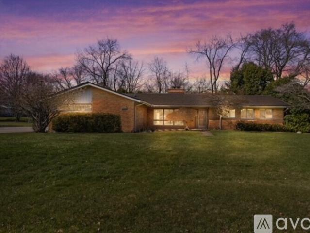 3 BR, 2.5 BA Apartment 5799 Blandford Court, Bloomfield Hills, MI 48302