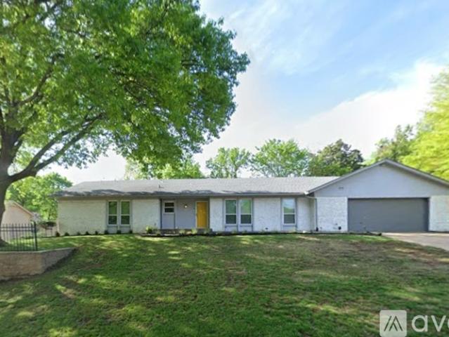 3 BR, 2.5 BA Apartment 5732 East 65th Street, Tulsa, OK 74136