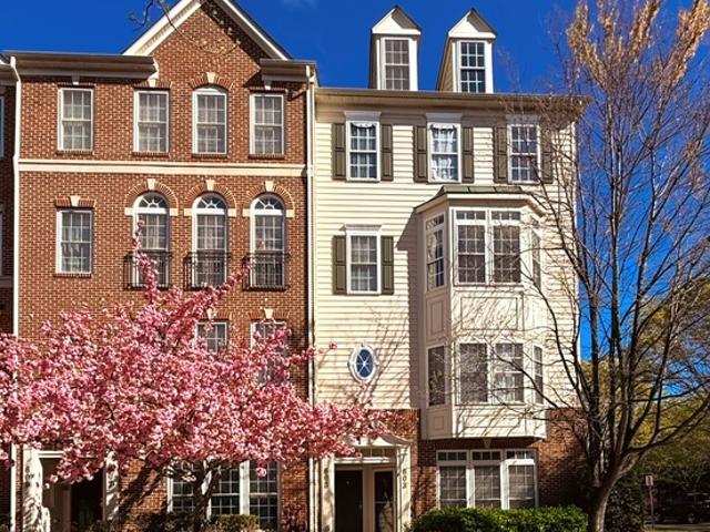 3 BR, 2.5 BA Apartment 605 Whetstone Glen Street, Unit 605, Gaithersburg, MD 20877