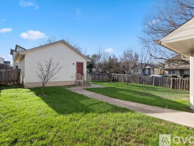3 BR, 2.5 BA Apartment 6001 Perlita Dr, Austin, TX 78724