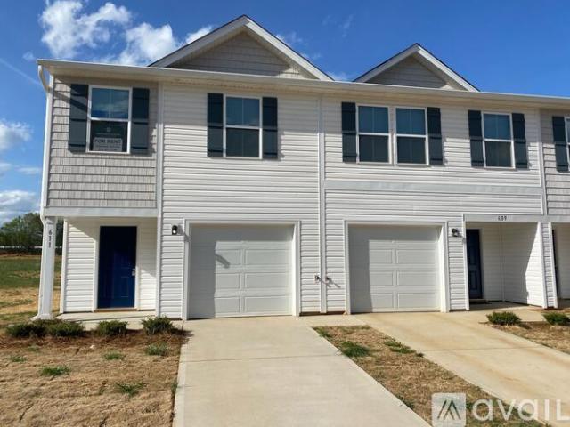 3 BR, 2.5 BA Apartment 611 Richard Rd, Unit Townhome, Lexington, NC 27292