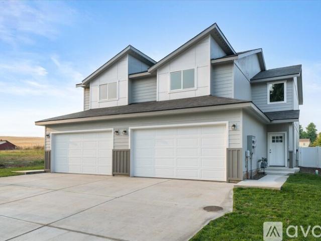3 BR, 2.5 BA Apartment 622 W 6th St, Unit 1, Cheney, WA 99004