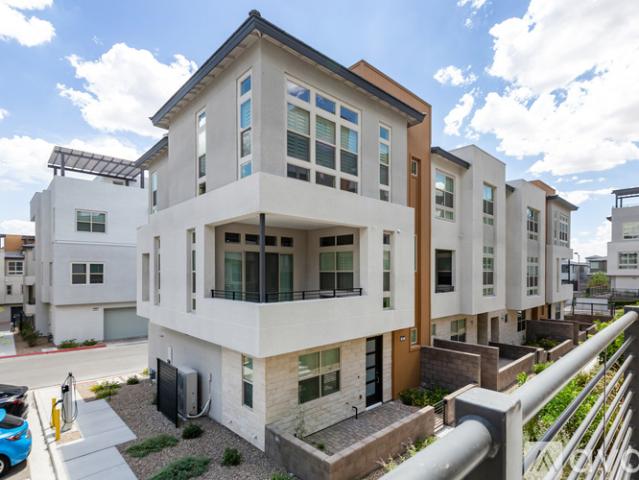 3 BR, 2.5 BA Apartment 647 Spotted Falcon Street, Unit Cordillera, Las Vegas, NV 89138