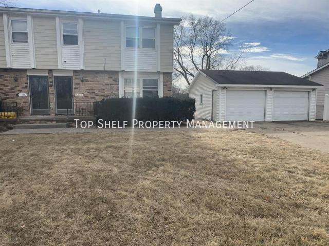 3 BR, 2.5 BA Apartment 6402 Lincoln Ave, Windsor Heights, IA 50324