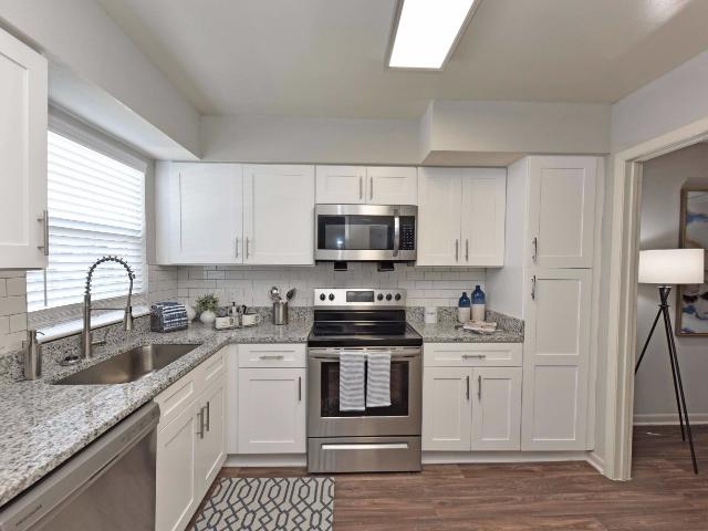 3 BR, 2.5 BA Apartment 6501 Harding Pike Unit H 38, Nashville, TN 37205
