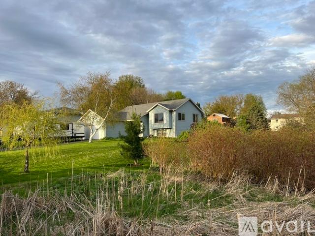 3 BR, 2.5 BA Apartment 6690 Charlie Grimm Road, Windsor, WI 53598