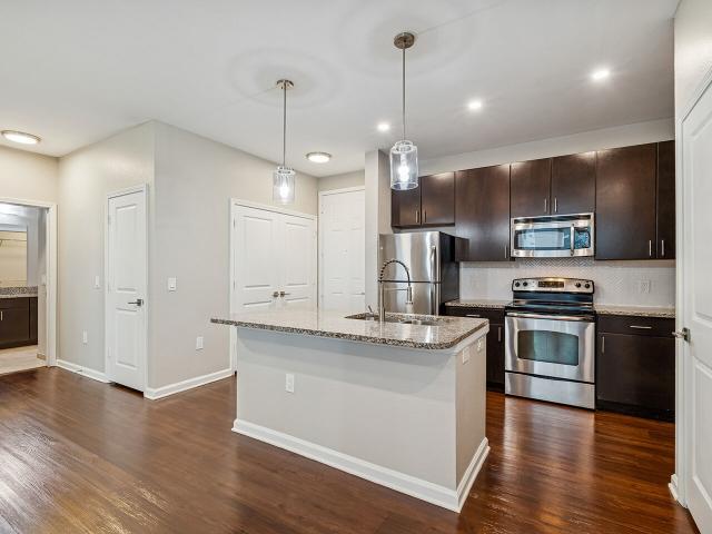 3 BR, 2.5 BA Apartment 6608 South West Shore Blvd Unit 1107, Tampa, FL 33616