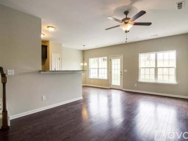 3 BR, 2.5 BA Apartment 6625 Hanworth Trace, Smyrna, TN 37167