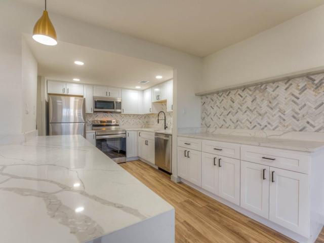 3 BR, 2.5 BA Apartment 6755 Poplar Ave Unit BA6747, Germantown, TN 38138