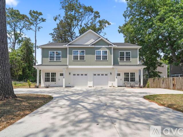 3 BR, 2.5 BA Apartment 6703 Bryant Street, Unit A, Myrtle Beach, SC 29572