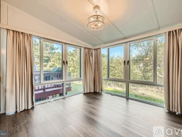 3 BR, 2.5 BA Apartment 682 Saint Georges Station Road, Unit 1, Reisterstown, MD 21136