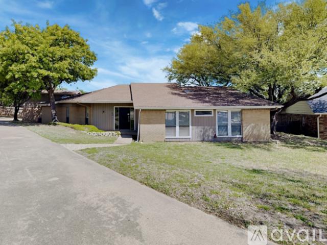 3 BR, 2.5 BA Apartment 6 Hill Ct, Roanoke, TX 76262
