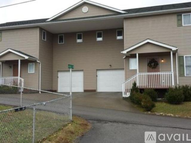 3 BR, 2.5 BA Apartment 6 Lincoln Heights, Unit B, Alum Creek, WV 25003